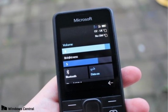 微软2015年Windows Mobile旧式手机首次曝光_荔枝网新闻