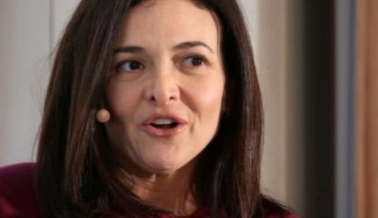 FB首席运营官：扎克伯格应继续留任CEO和董事长_荔枝网新闻