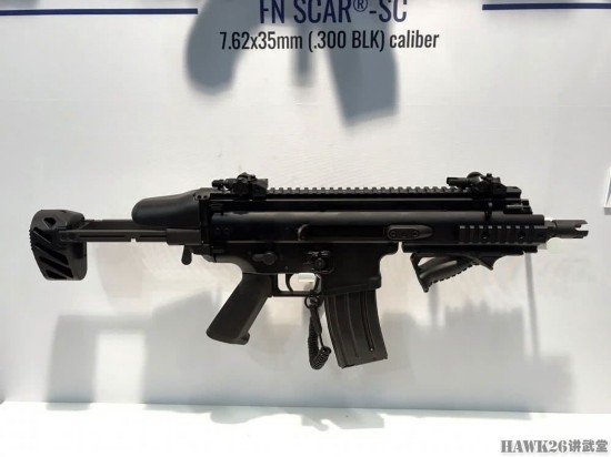 黑内尔 FN同时展示300 BLK口径多款新枪 主攻军警市场_荔枝网新闻